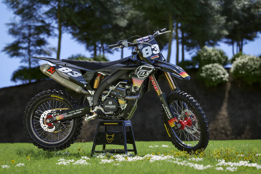 Suzuki CHARGE Graphics Kit – OMXGraphics