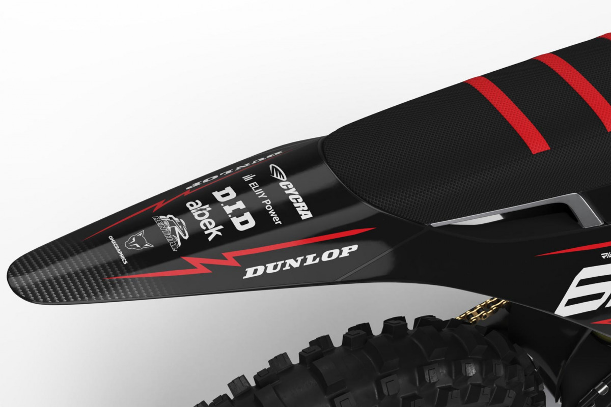 Stark Varg Graphics Kit ‘CARBON’ Red – OMXGraphics